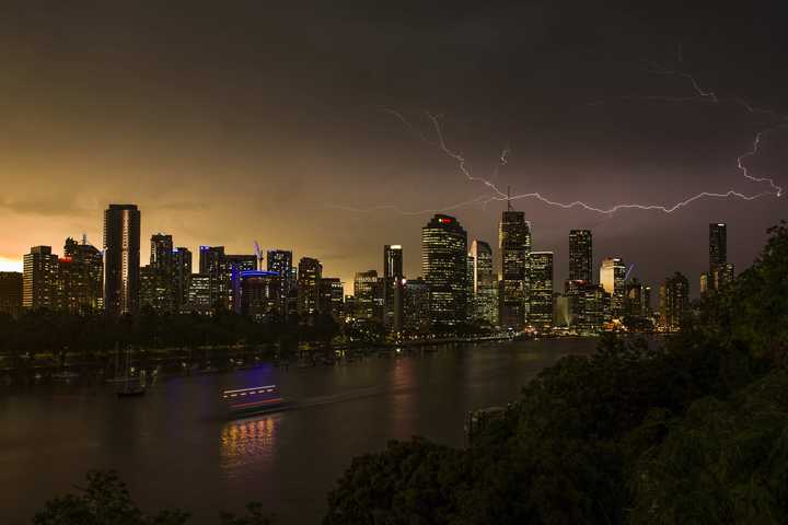 Brisbane bracing for weekend rain and storms